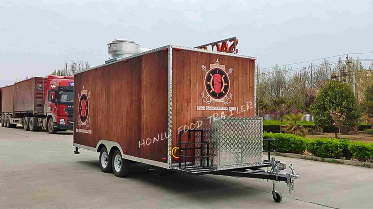 5M Square Food Trailer With Wood Grain Sticker - Honlu Trailer